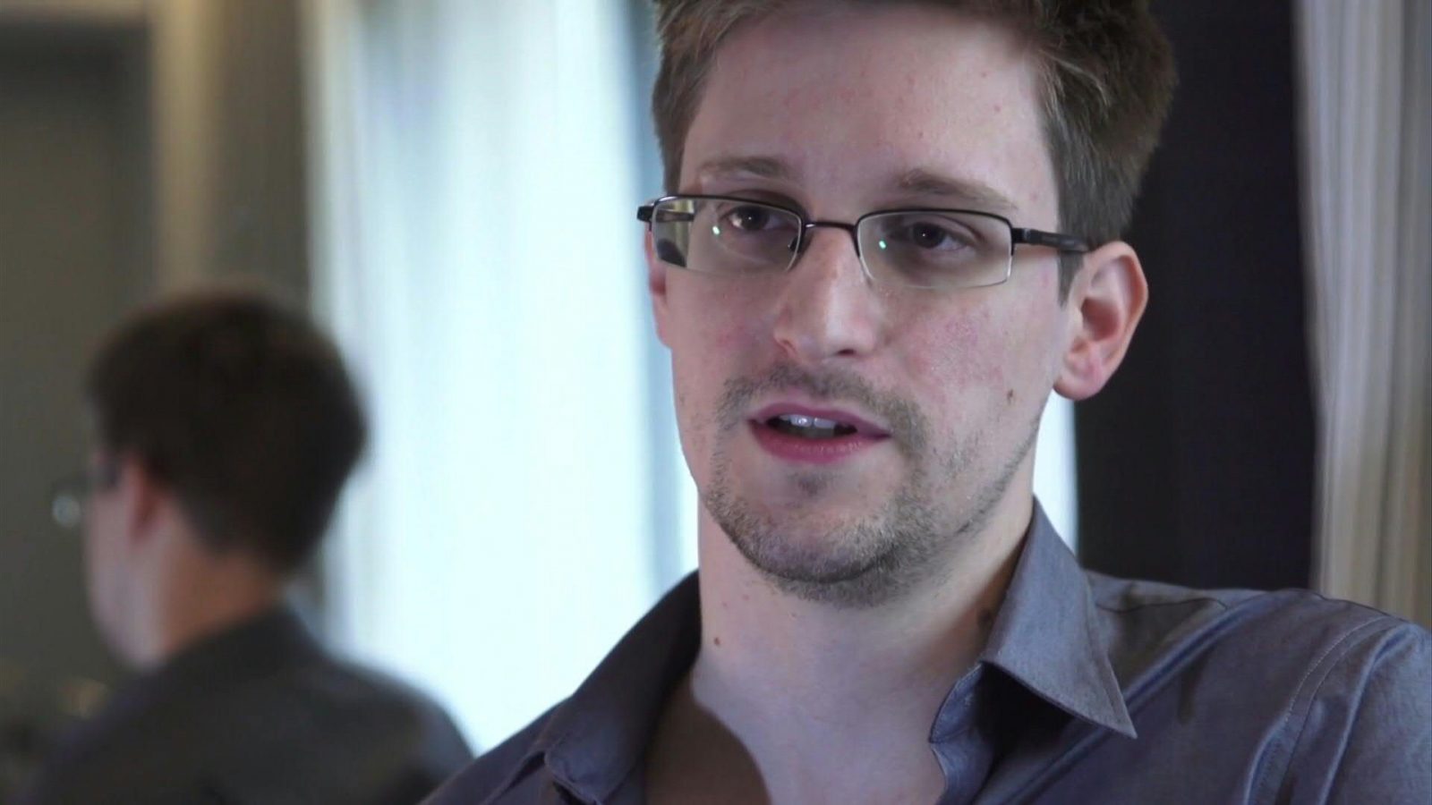 After Nearly a Decade in Exile, Snowden Granted Russian Citizenship ...