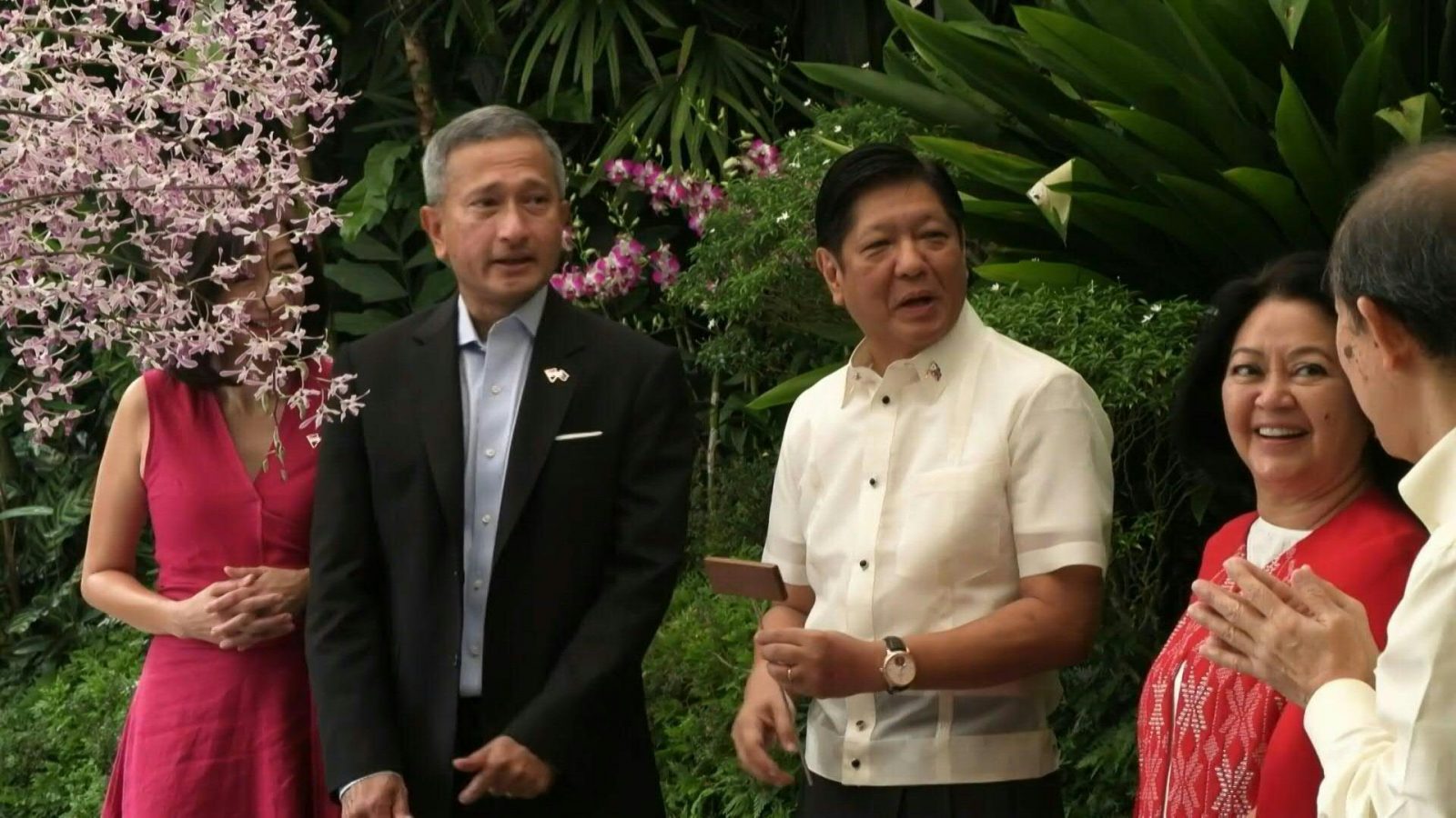 Filipino president asks military to support Muslim Mindanao peace ...