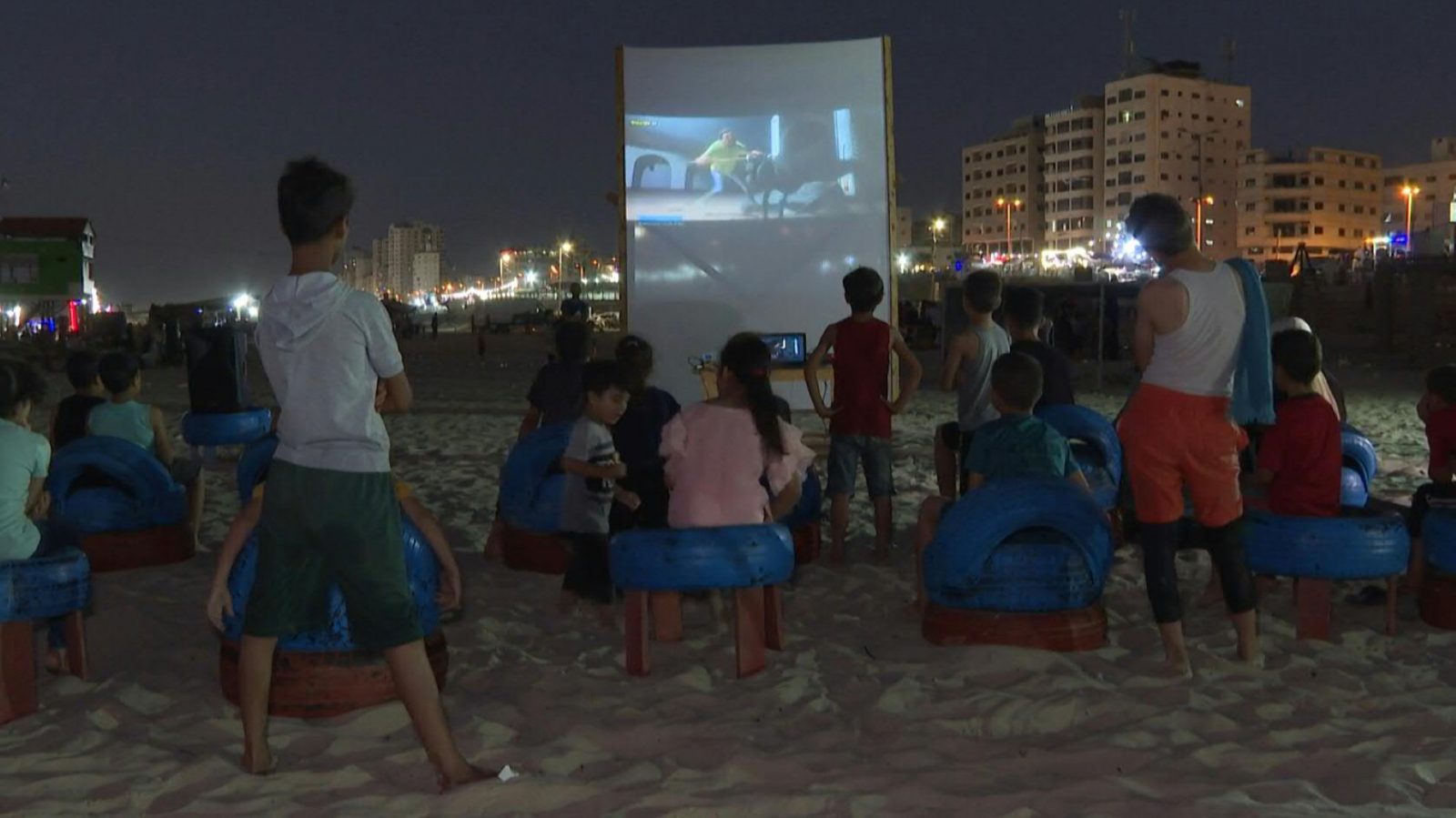 Gaza open-air cinema brings respite for suffering Palestinians - Muslim ...