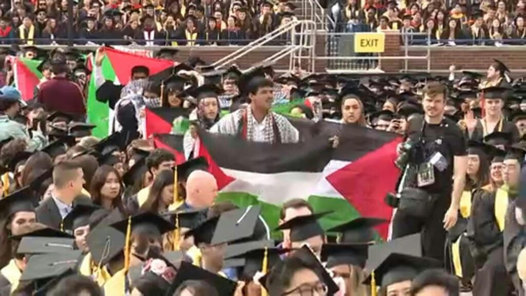 Rare Manuscripts on display at Makkah's Grand Mosque Library - Muslim ...