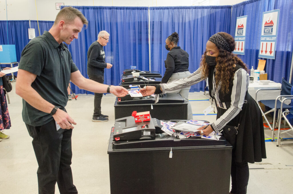 Record early voting number signals shifting GOP attitudes - Muslim ...