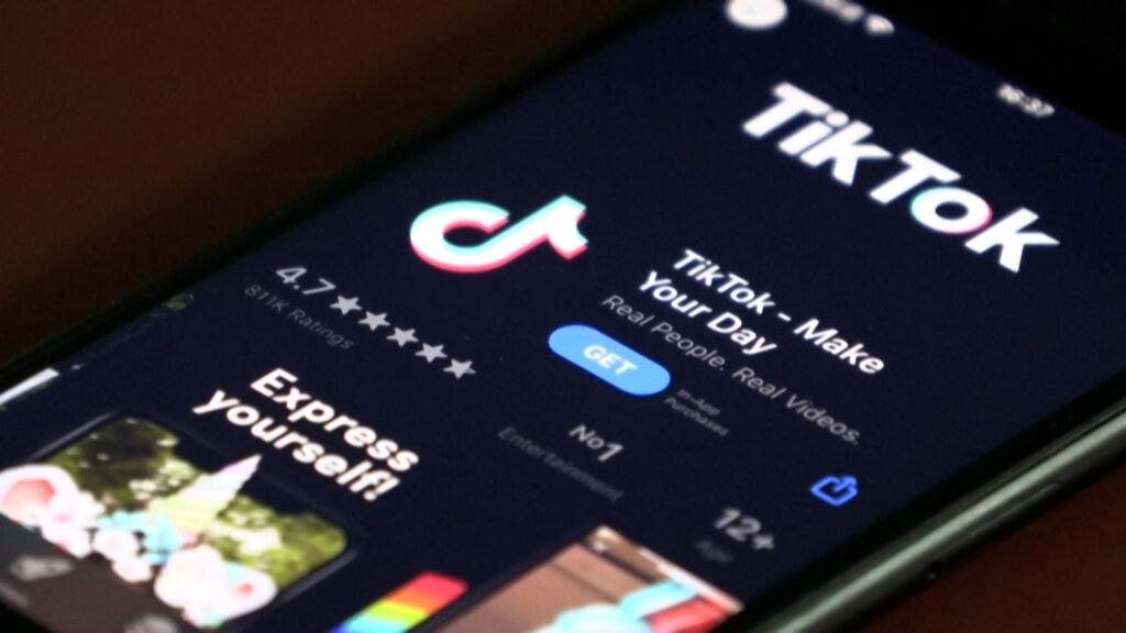 Israel strikes Lebanon-Syria border, killing two - Muslim Network TV