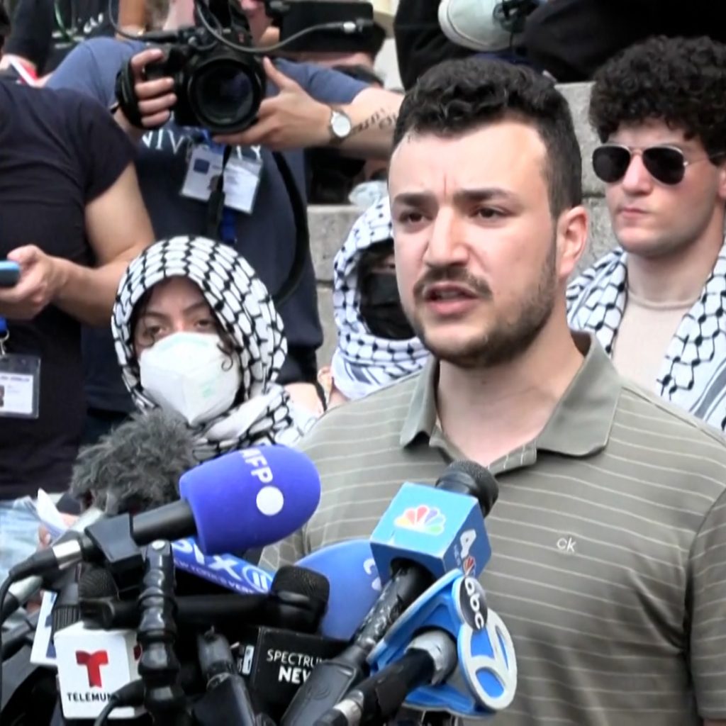 Ramadan: Malaysia’s homeless struggle amid festive glow - Muslim Network TV