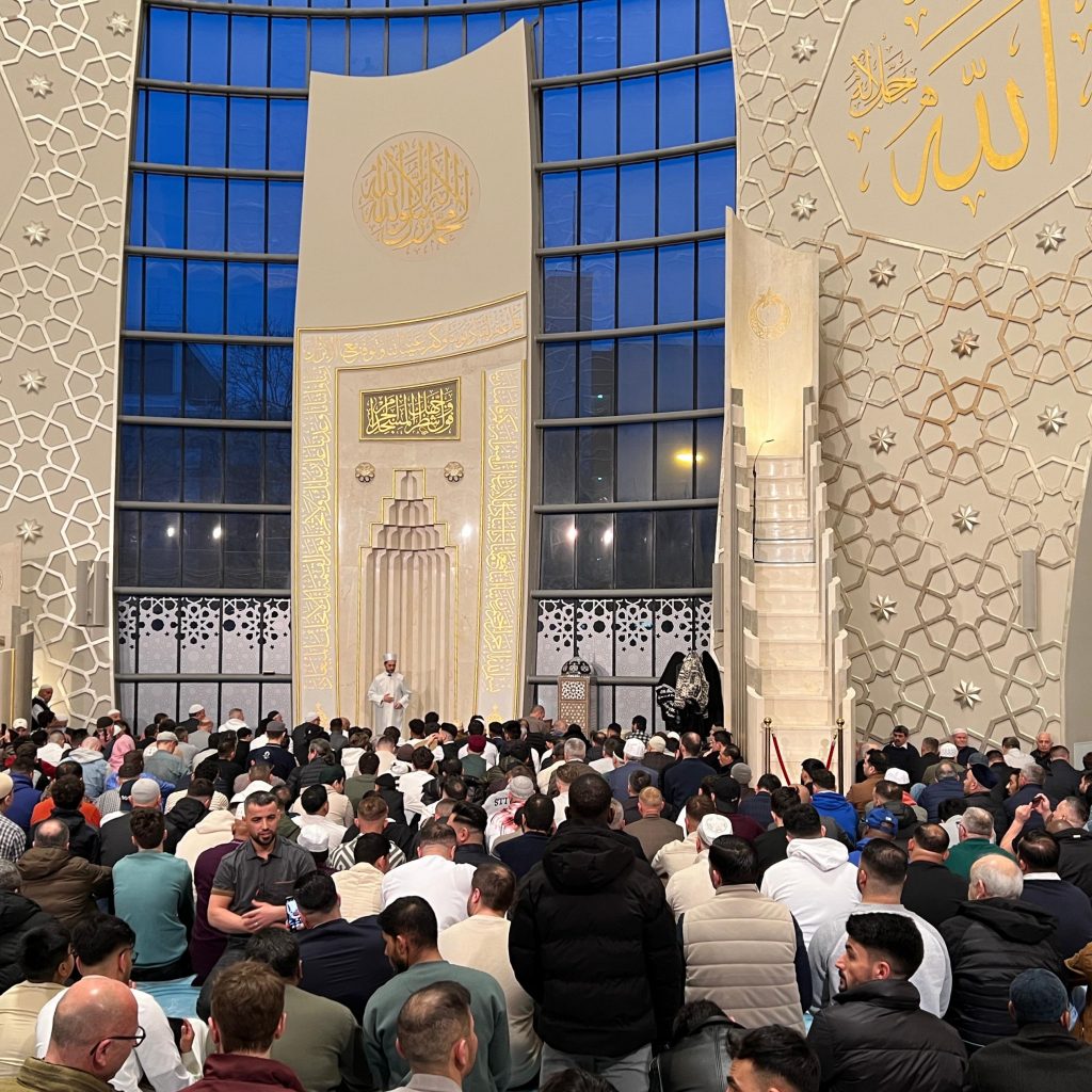 Eid celebrations mark end of Ramadan across Germany - Muslim Network TV