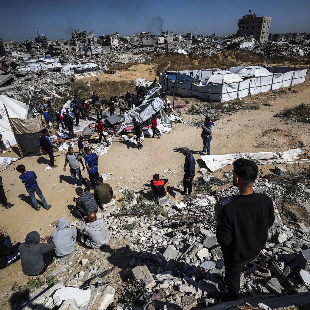 Children in Gaza mark body parts for identification - Muslim Network TV