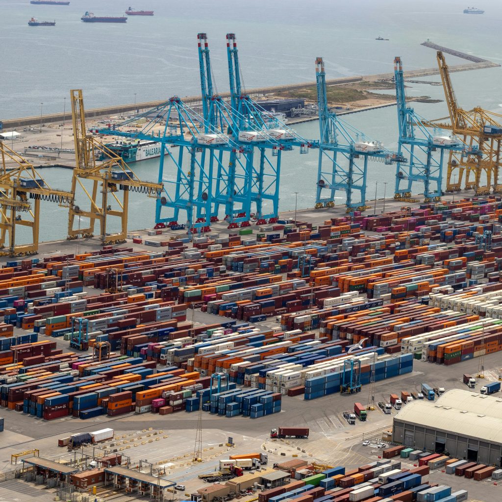 Oman, DP World launch new economic zone to reshape Gulf role in global ...