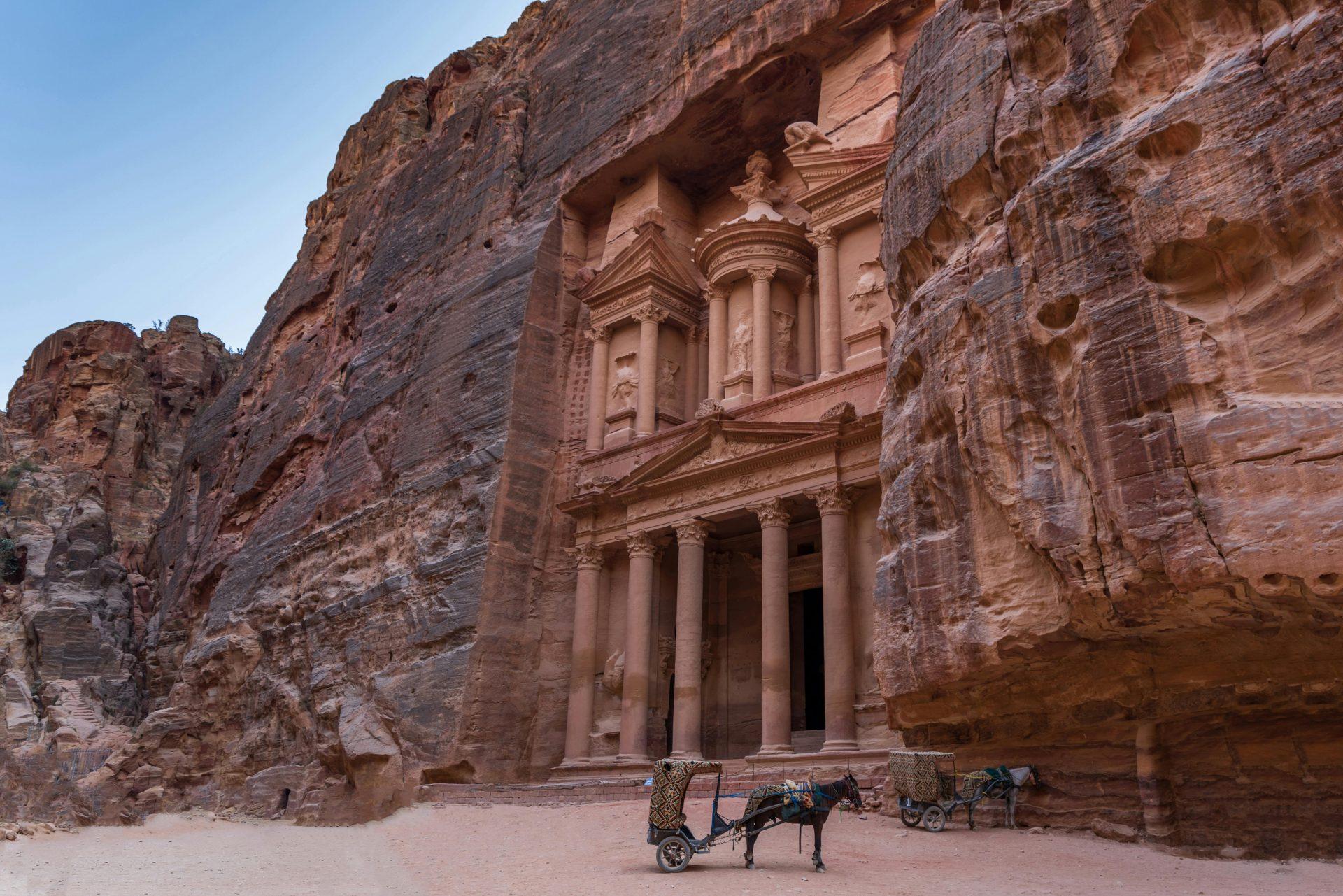 Jordan accused of forcibly evicting Bedul Bedouins from Petra heritage site - Muslim Network TV