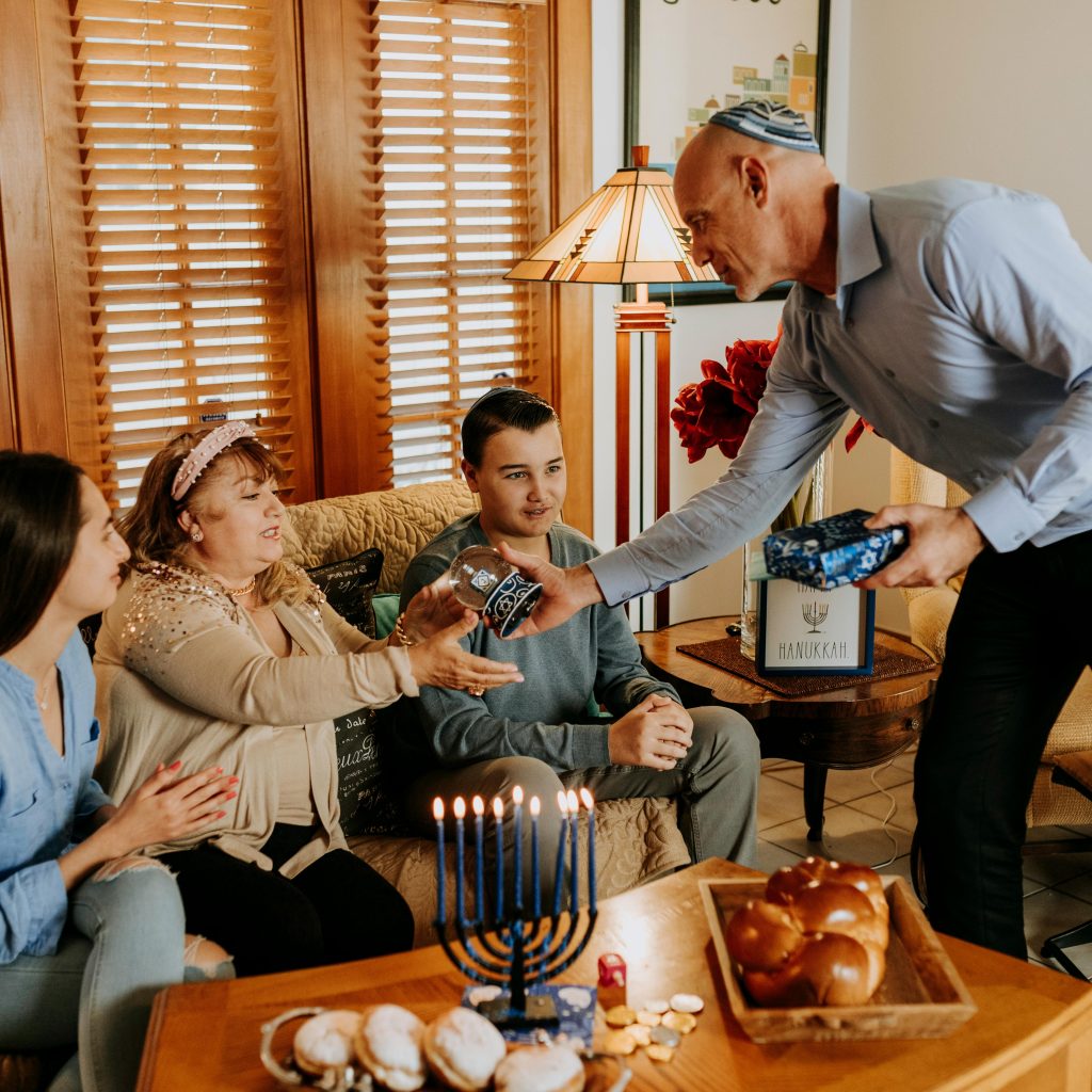 Oman launches ‘She and Money’ financial literacy program - Muslim ...